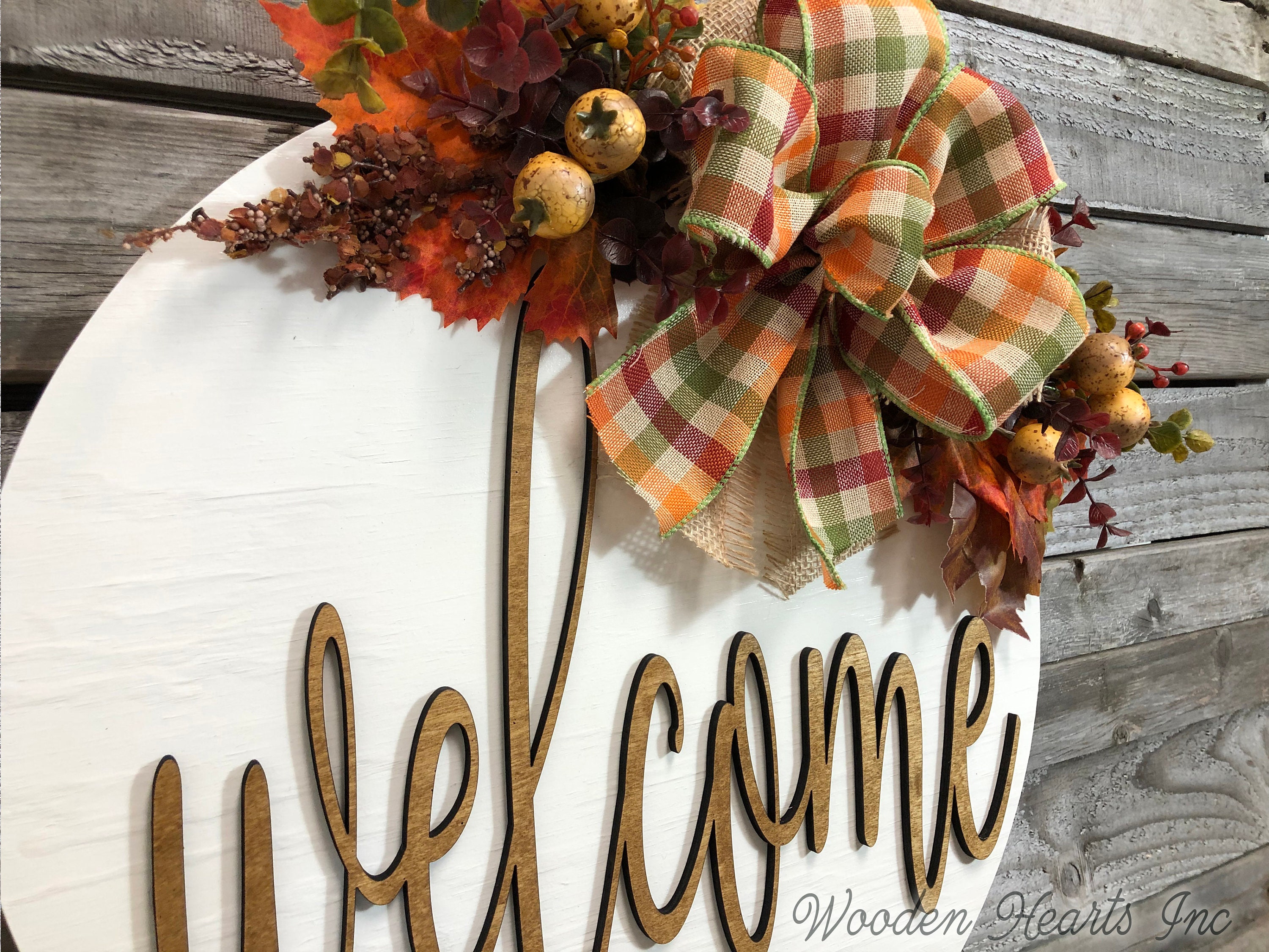 Wooden Round Monogram Sign With Wreath Leaves | IUCN Water