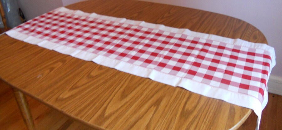White and Red Checkered Table Runner, 15,5" X 54" Table Runner, Ready ...