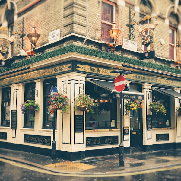 English Pub - Etsy