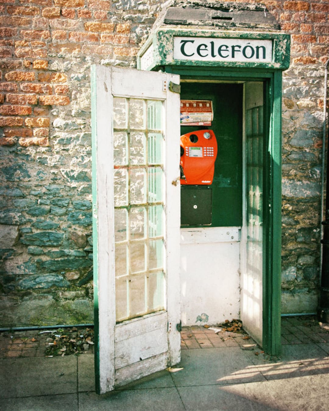 Ireland Photography, Green Phone Box, Telefon Box, Irish Telephone ...