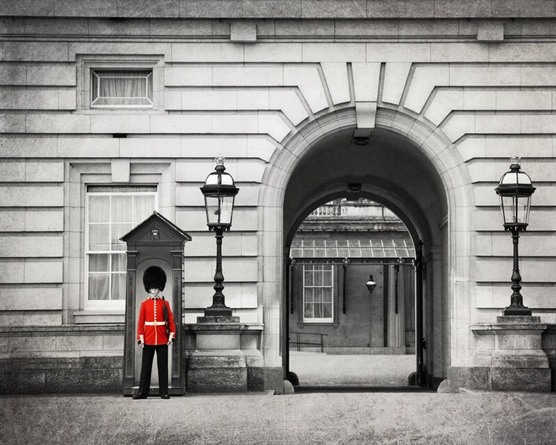 London Palace Guard, Black and White Photography, Buckingham Palace ...