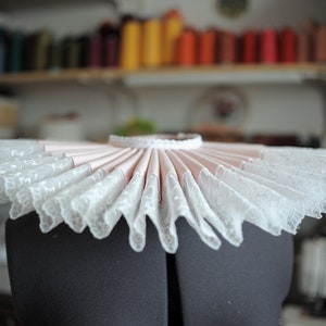 White Lace Victorian Ruffle Collar/historical Ruffle Collar - Etsy