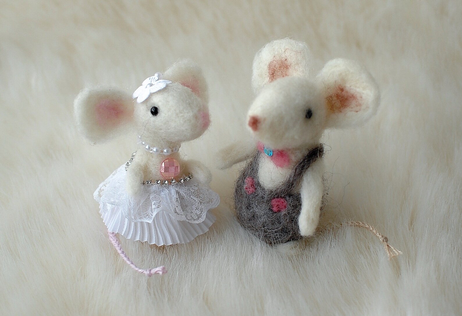 Felted Mouse Wedding Couple: Handmade Miniature Art Gift - Etsy