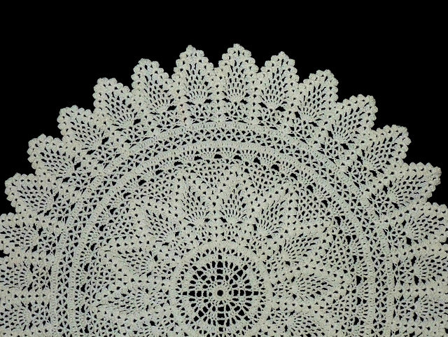 Pineapple Doily Vintage Crochet Pattern 19'' Round Doily Table Center ...