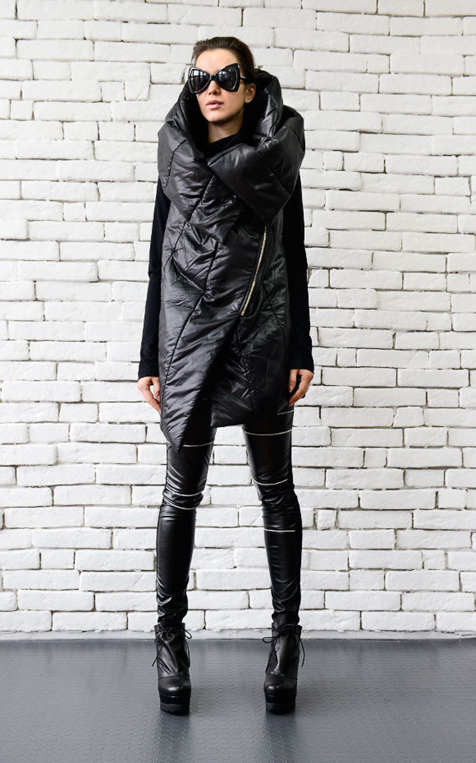 Black Sleeveless Coat/extravagant Loose Jacket/hooded Vest/asymmetric ...