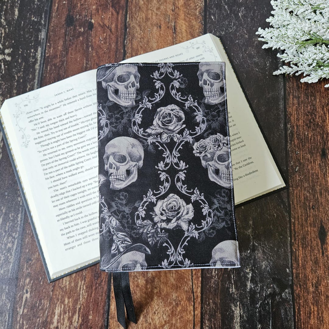 Romantic Gothic Skulls Book Cover, Adjustable Book Sleeve, Reusable ...