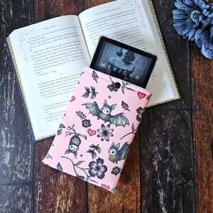 Bats All Year Long Book Sleeve Book Lover Gift E-reader Cover Kindle ...