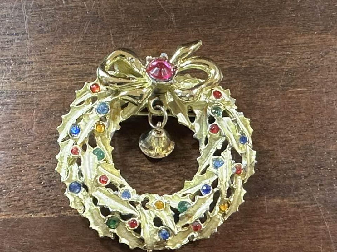 Vintage Christmas Wreath Pin - 1950s - Etsy