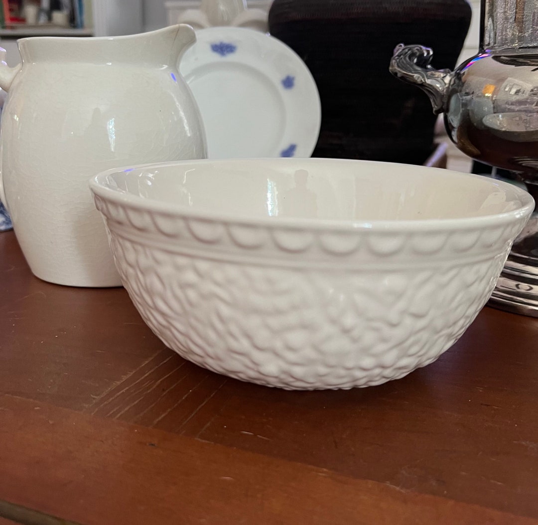 White Vintage Haeger USA 69 Bowl. - Etsy