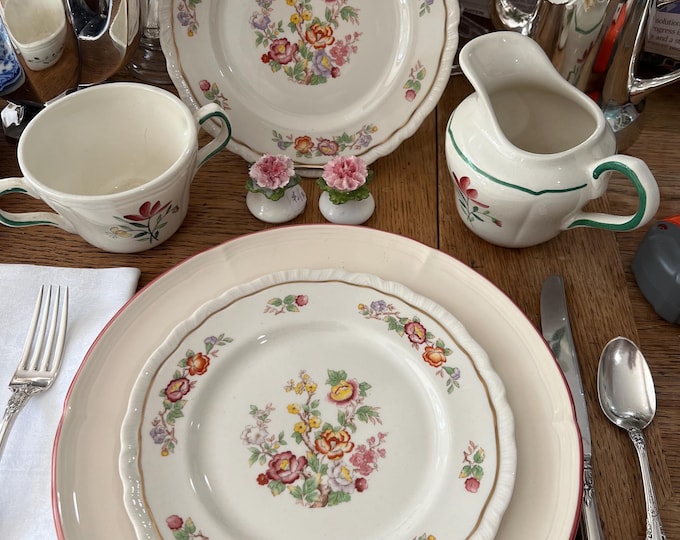 Floral Set of 4, Vintage 8” Luncheon Plates by Warwick. - Etsy
