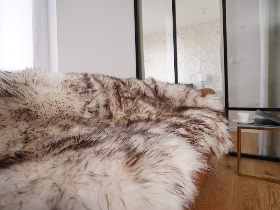 GIANT SHEEPSKIN Triple X Mouflon White Brown Throw Genuine Leather ...