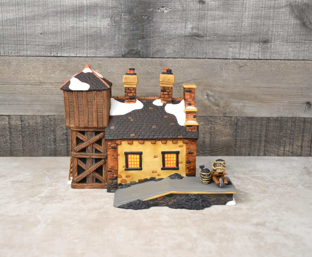 Department 56 Locomotive Shed & Water Tower Dickens Christmas Village ...