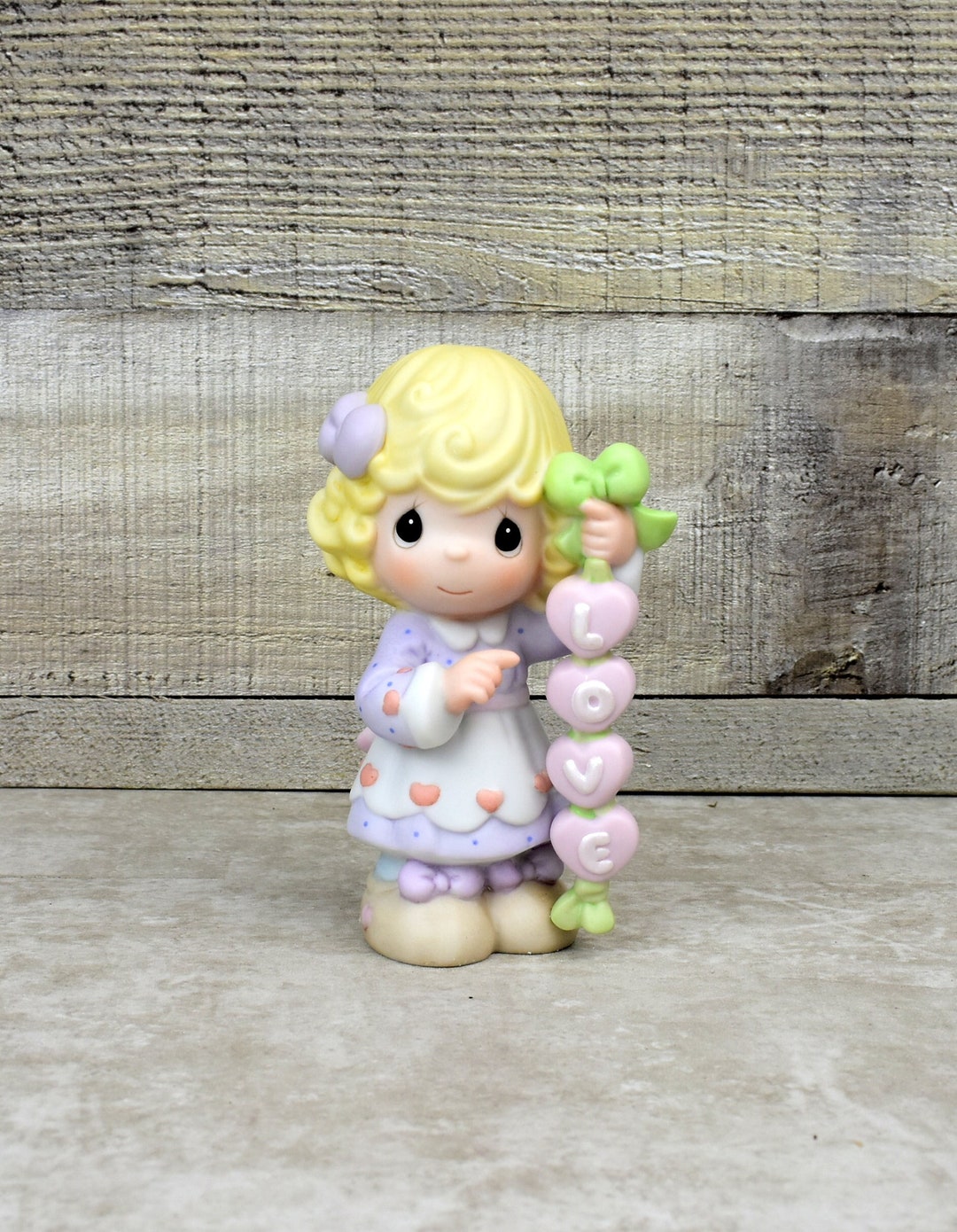 2003 Precious Moments How Do You Spell Love Girl Holding Love Figurine ...