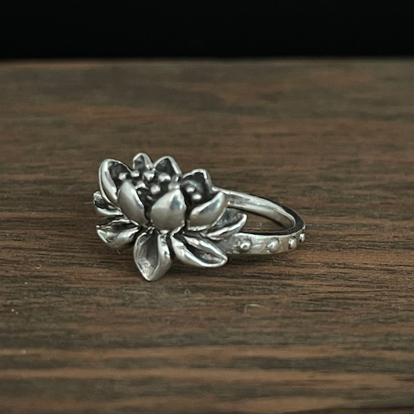 Lotus Ring - Etsy