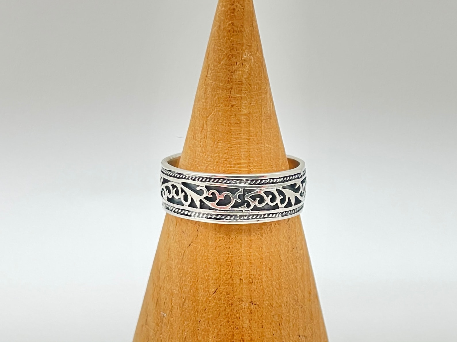 Tibetan Band Silver Ring // 925 Sterling Silver // Tibetan - Etsy