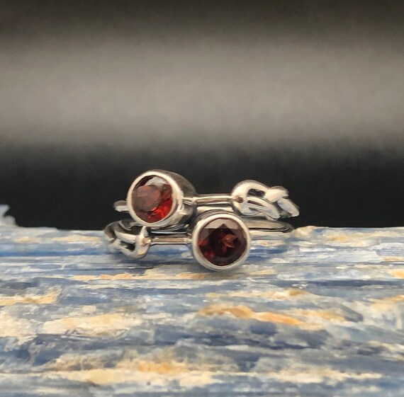 Garnet Ring // Infinity Knot Design // Multi-stone Garnet // - Etsy