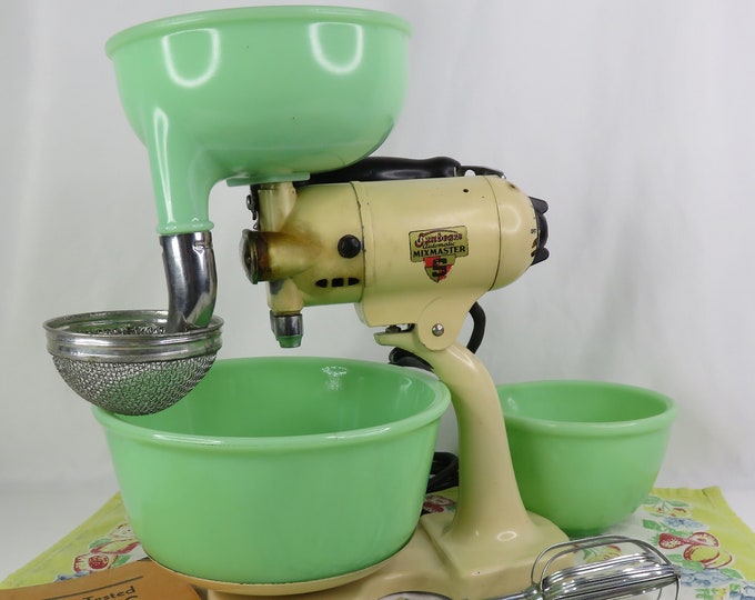 Sunbeam Mixmaster Model 1 1935 With 2 Jadeite Mixing Bowls and Juicer ...
