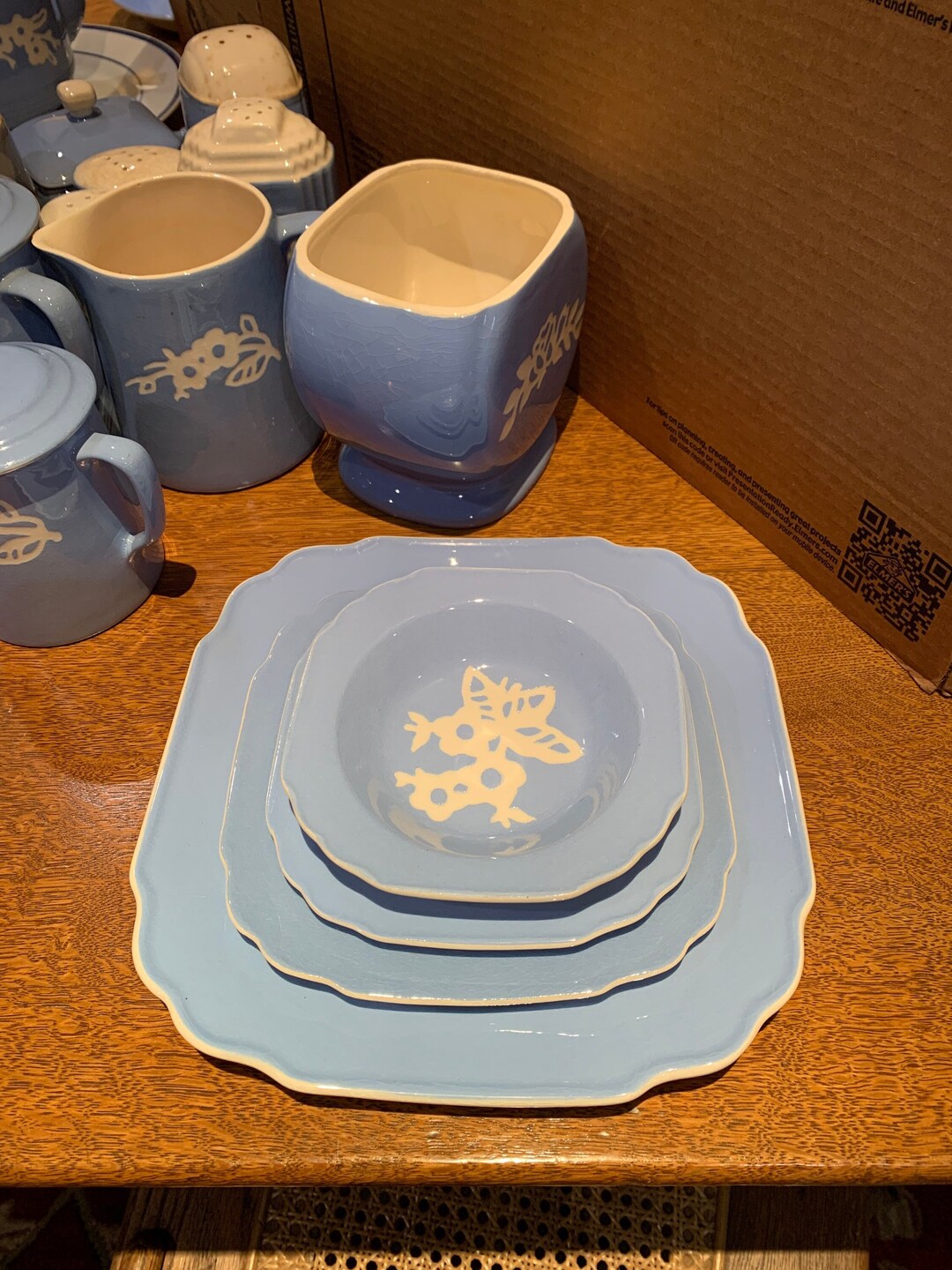 30s DAINTY FLOWER BLUE by Harker Square Cameo Ware One 4-pc Place ...