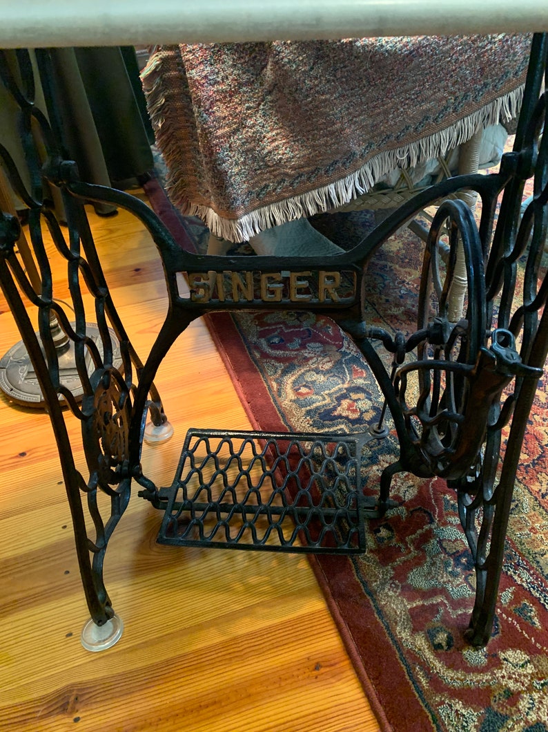 Antique Singer Sewing Cast Iron Base W TREADLE WORKING; Side Table W ...