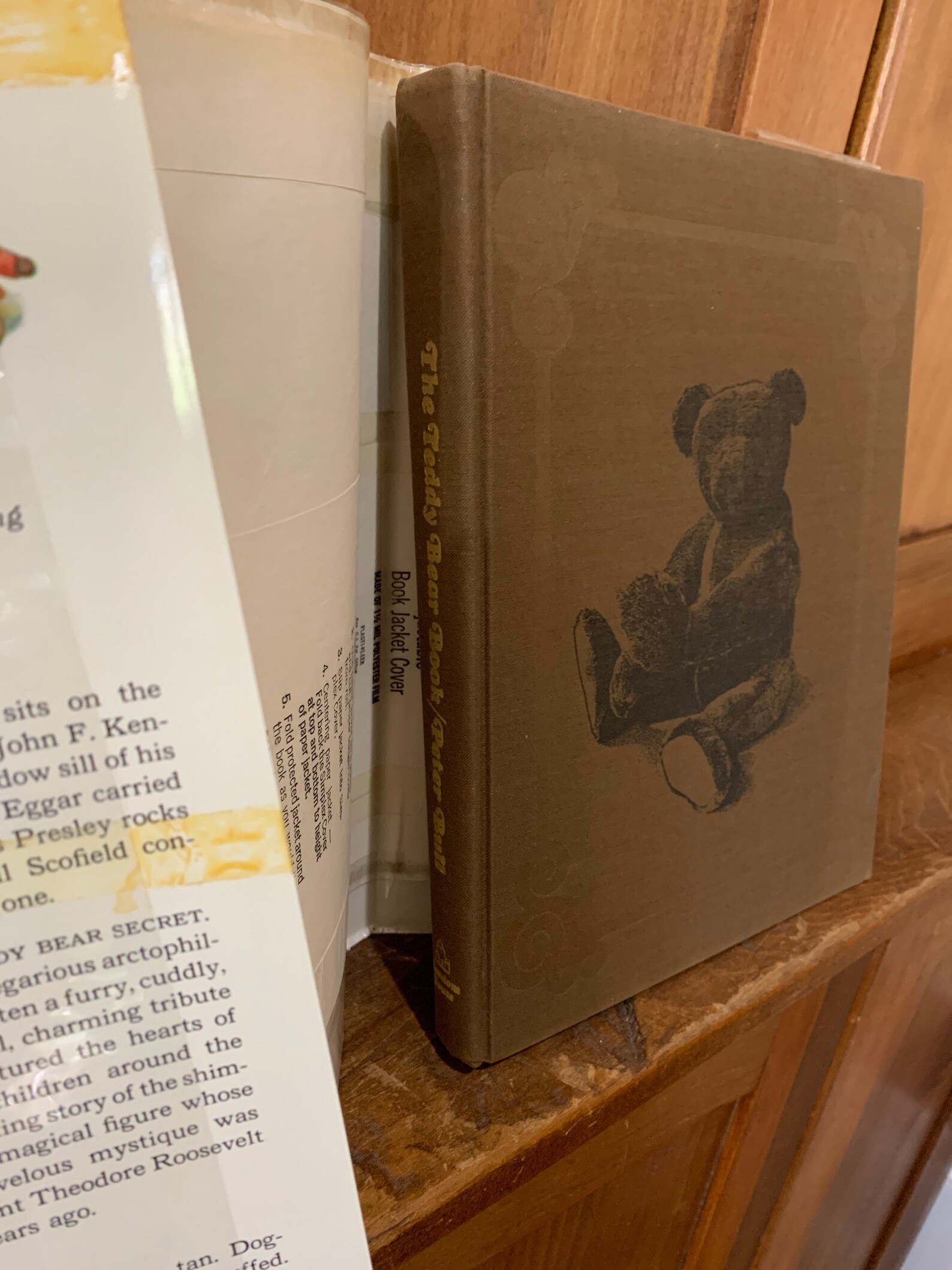 1970 the TEDDY BEAR BOOK by Peter Bull Hardcover W Jacket Plastic Over ...