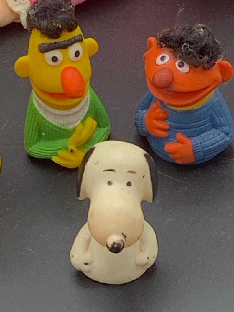 Vintage LOT of 4 FINGER PUPPETS Rubber Snoopy Ernie Bert Big - Etsy