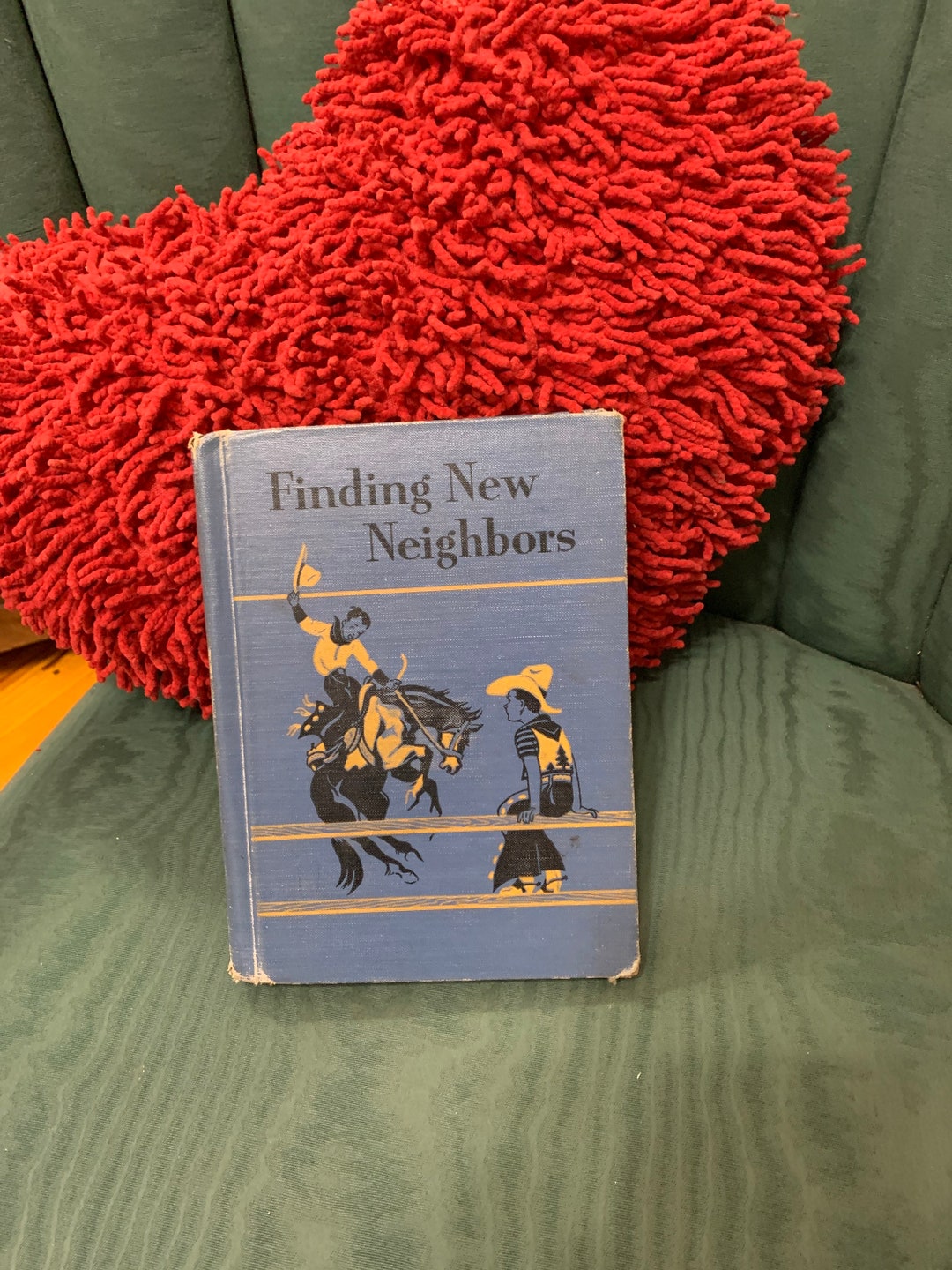 40s FINDING NEW NEIGHBORS Blue School Ginn Reading Book 3rd Grade 1st ...