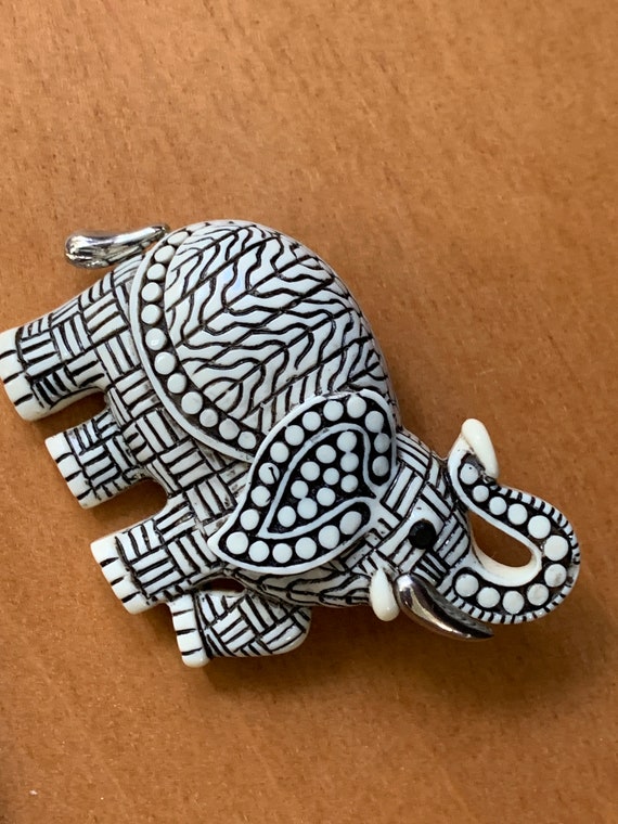 RARE ELEPHANT BROOCH Pin Fine Vintage Jewelry Carved … - Gem