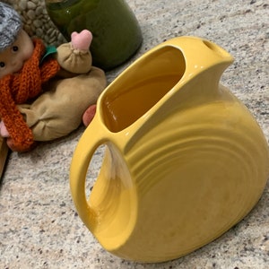 FIESTA WARE YELLOW Pitcher Homer Laughlin Co Pitcher Vintage Original 6 ...