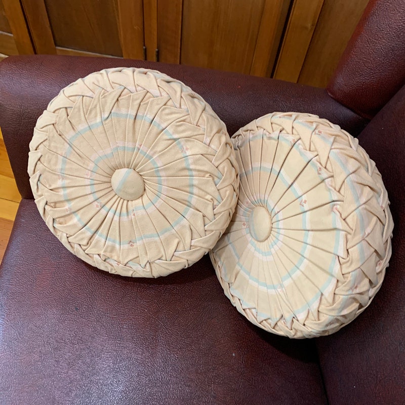 Round Pillows - Etsy