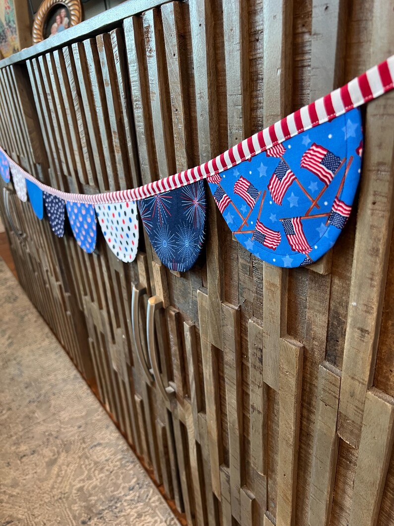 Patriotic Banner, Scalloped Holiday Bunting, Mantle Decoration, Bunting ...