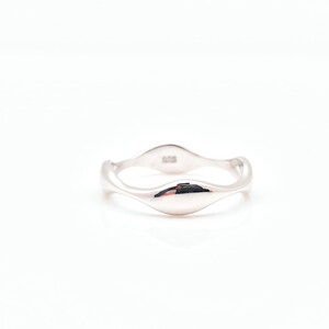 Wavy Silver Band Ring // Sterling Silver // Plain Silver Ring // Women ...
