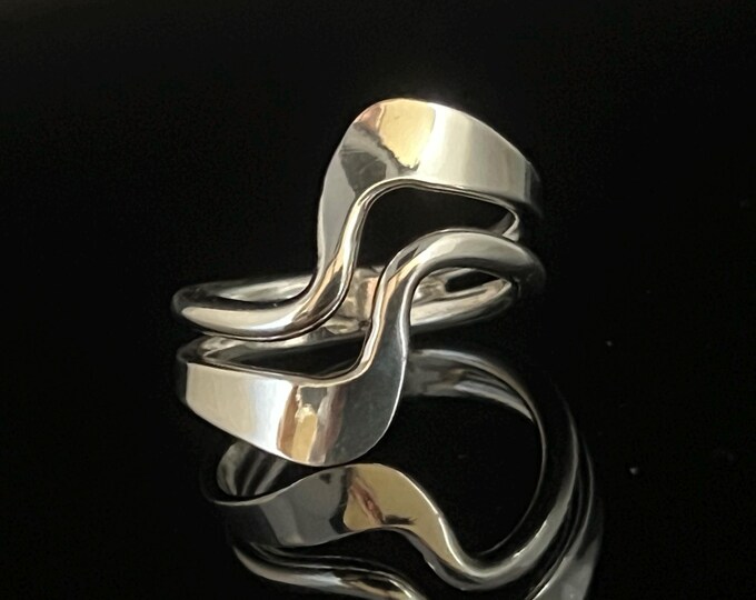 Wavy Silver Ring // 925 Sterling Silver // Sizes 6, 7, 8, 9, 11 Layered Silver Wave Ring - Etsy