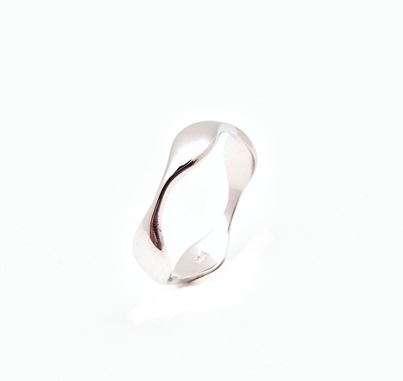 Wavy Silver Band Ring // Sterling Silver // Plain Silver Ring // Women ...