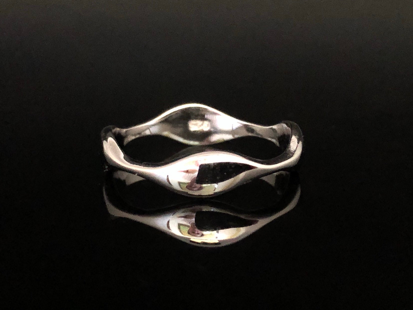 Wavy Silver Band Ring // Sterling Silver // Plain Silver Ring // Women ...