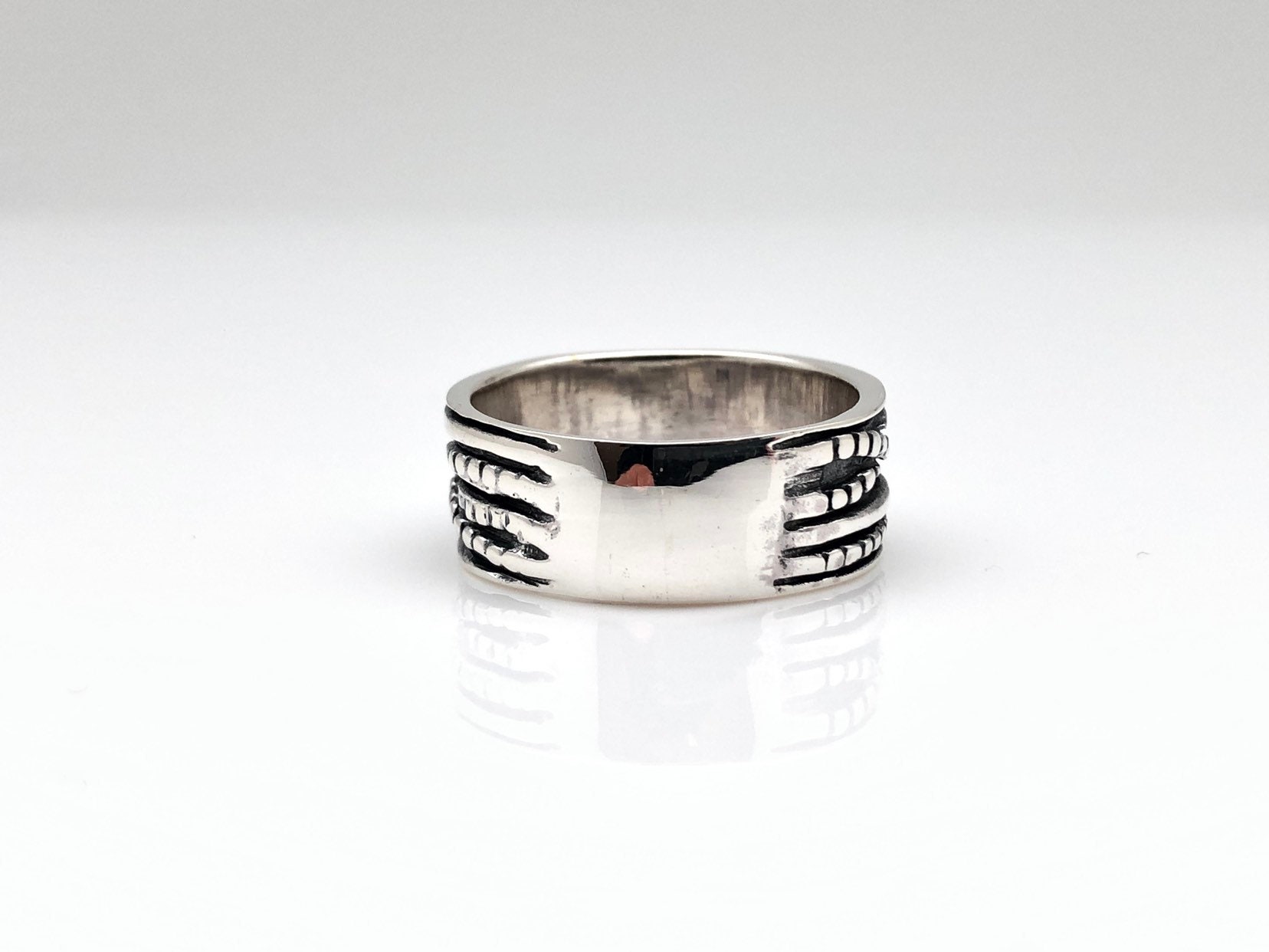 Notched Pattern Silver Band Ring // Oxidized Silver Ring // - Etsy