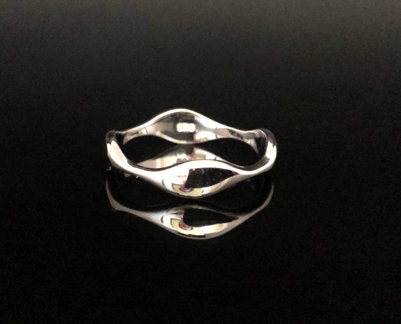 Wavy Silver Band Ring // Sterling Silver // Plain Silver Ring // Women ...