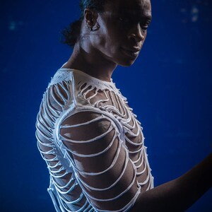 T-shirt Unisex Cut Out, CHAYTON - Etsy