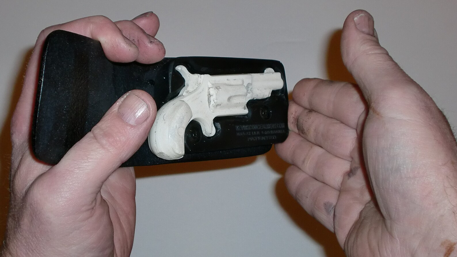 Pocket Holster, Wallet Style for Full Concealment NAA 22LLR 1-5/8 ...