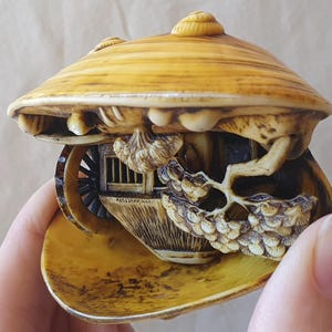Vintage Japanese Clam Shell Diorama, Mid Century Hand Carved Home Decor ...