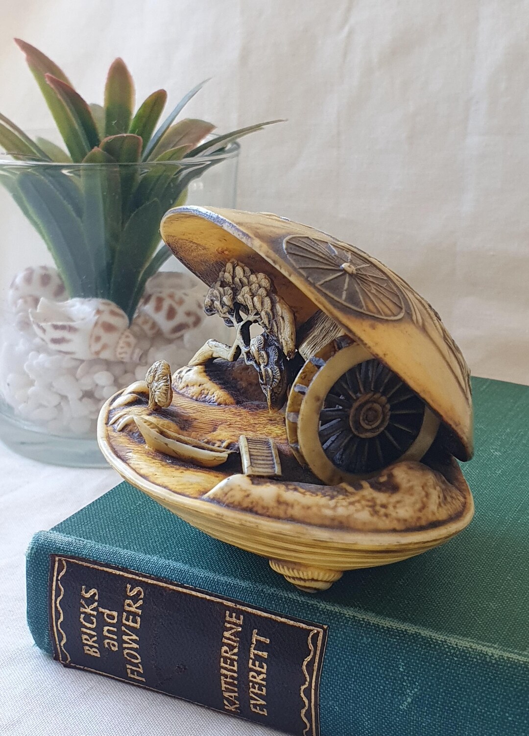 Vintage Japanese Clam Shell Diorama, Mid Century Hand Carved Home Decor ...