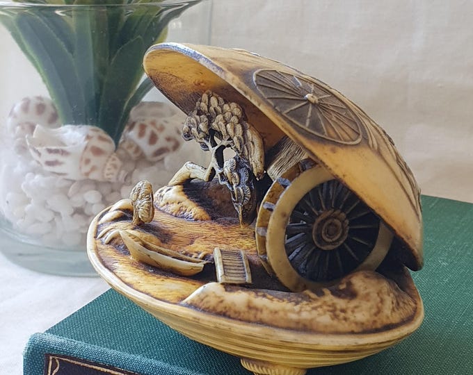 Vintage Japanese Clam Shell Diorama, Mid Century Hand Carved Home Decor ...