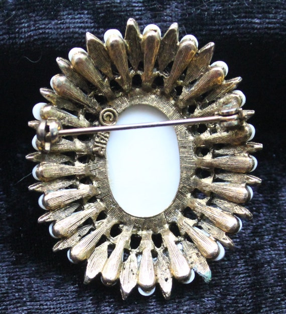 Vintage Har Brosche Har White and Brass Pin Etsy