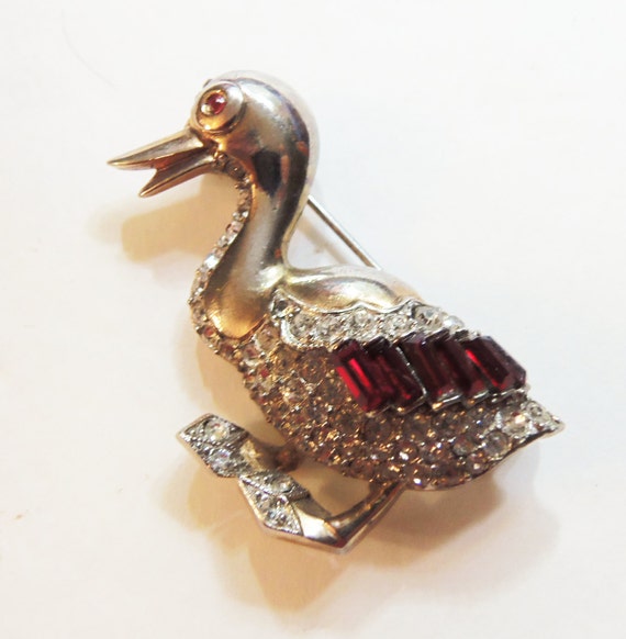 Rhinestone Duck Brooch/Pin Vintage 940 Gold Figural P… - Gem