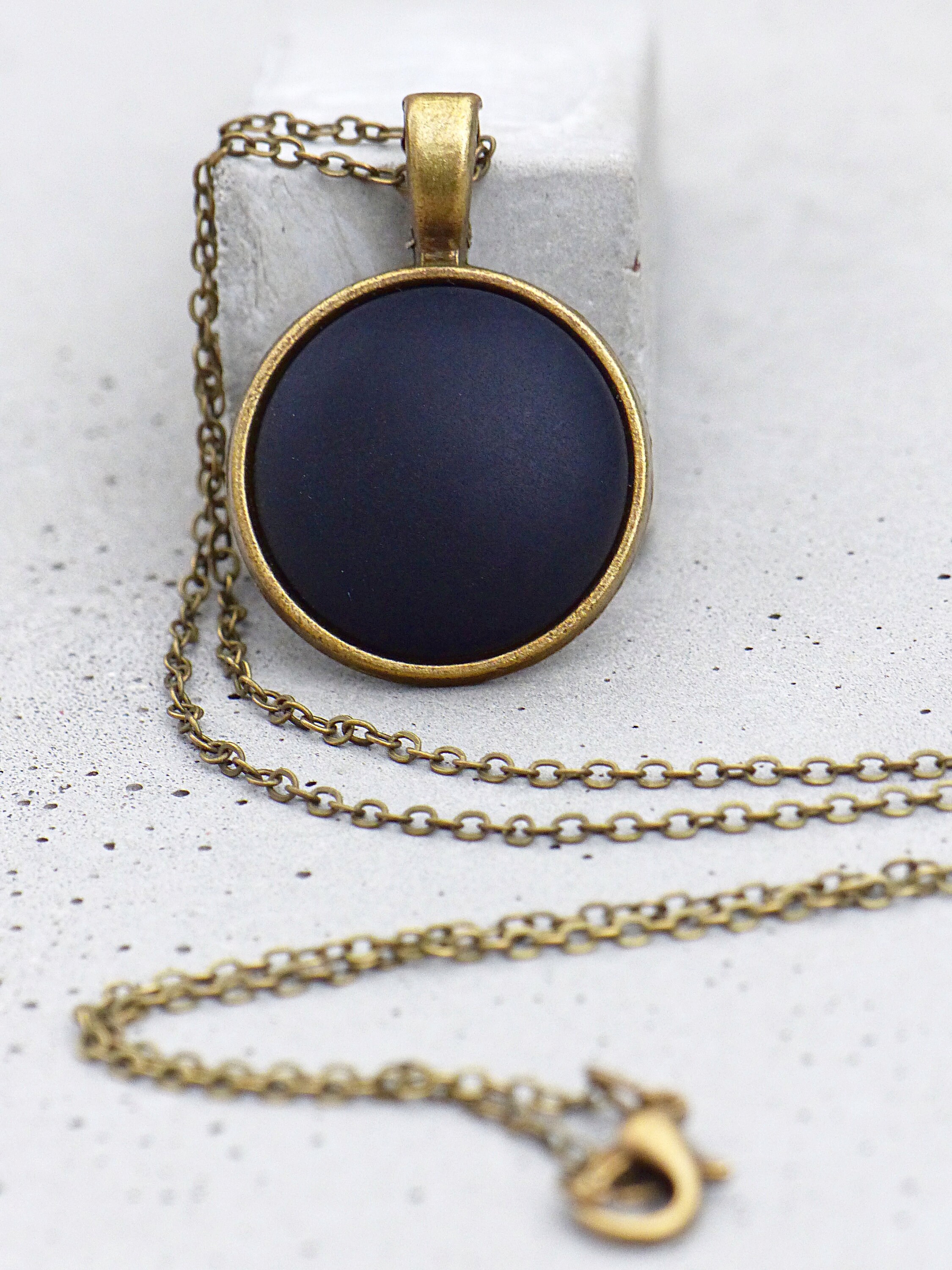 Basic necklace matt black | Etsy