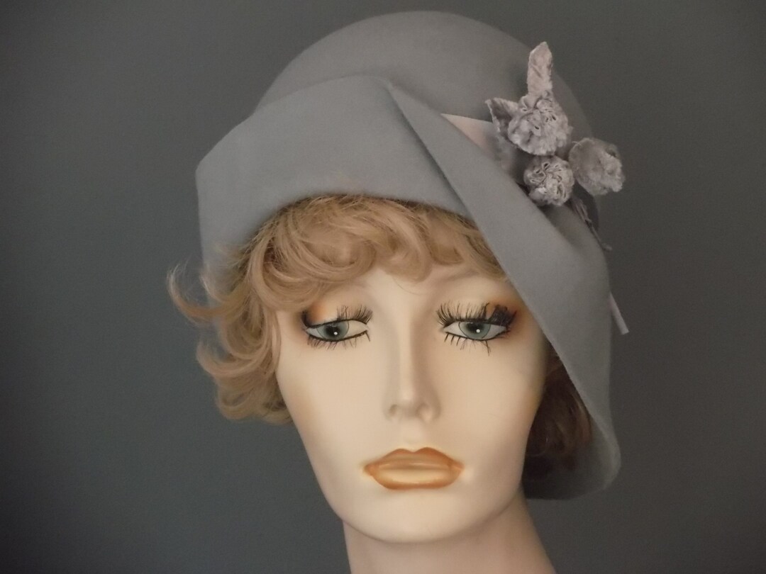 Gray Felt Slanted Brim Cloche, Gray Felt Hat With Velvet Buds, Vintage ...