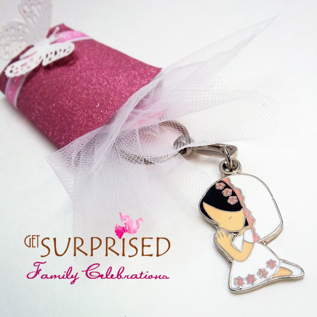 5 PRAYING GIRL FAVORS, First Communion Key Ring, Fine Enamel, Religious ...