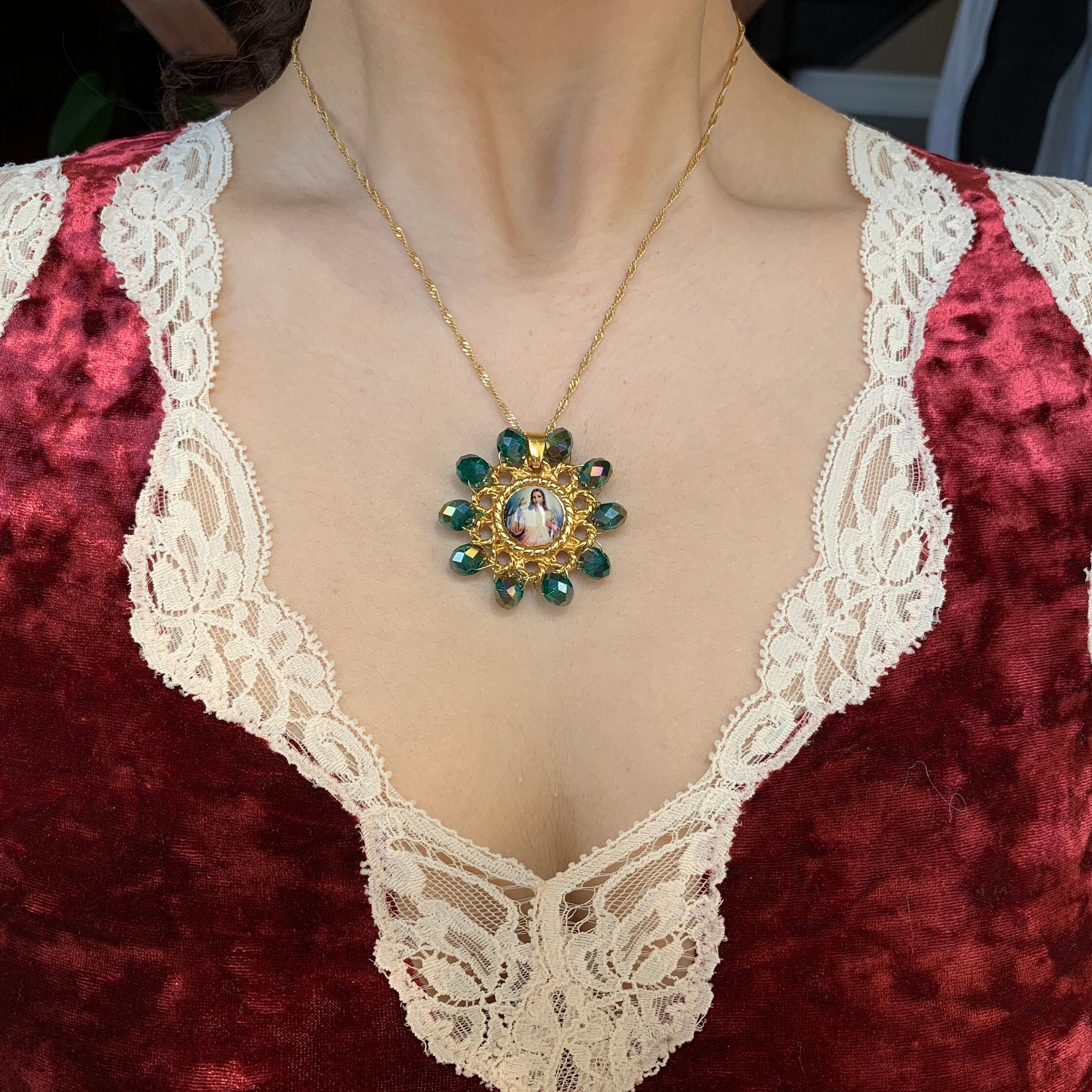 DIVINE MERCY MEDALLION Jesus of the Divine Mercy Necklace. - Etsy Canada