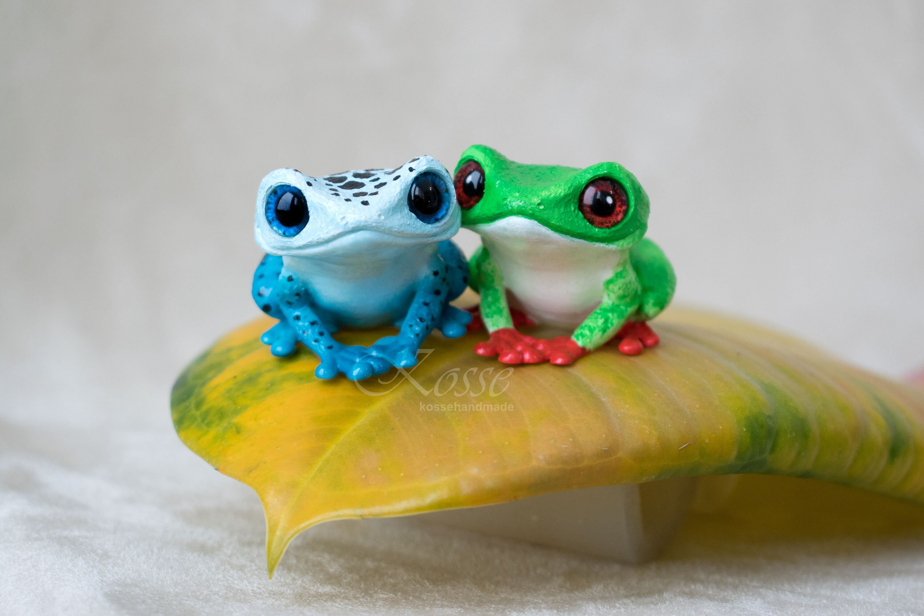 Cute frog figurine amphibians reptile figurine | Etsy