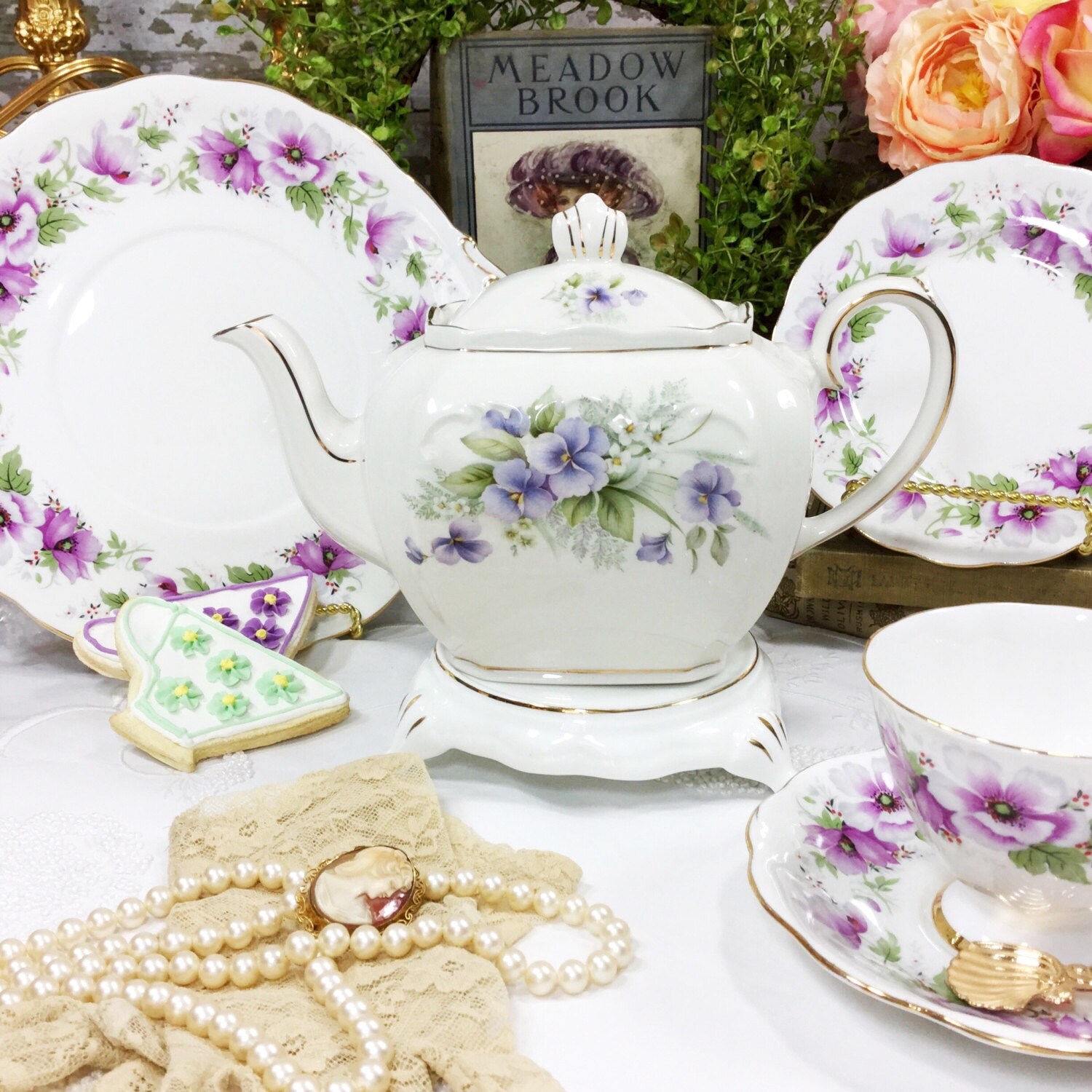 Pristine 21 Piece Royal Standard Violetta Complete English Tea Set ...