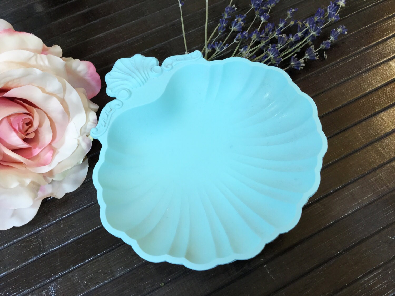 Vintage 3 Footed Clam Shell Light Blue Dish, Beach Decor, Jewelry Tray ...